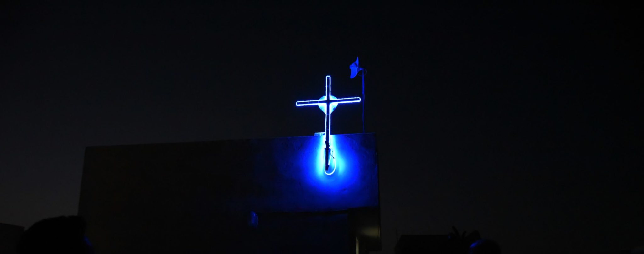 THE CROSS MEANS VICTORY- Iraqi Christians celebrate the day of the Holy ...